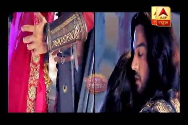 Chandra Kanta: Viren tries his best to get keys but could not