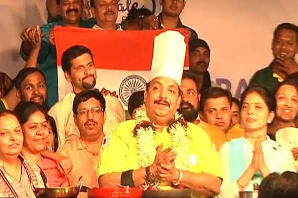 Chef Vishnu Manohar breaks world record, cooks for 53 hrs