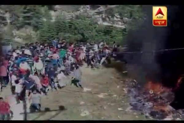 Shimla: People protest, pelt stones after one of accused in Gudia ...