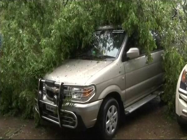 Cyclone Gaja with wind speed 120 kmph crosses Tamil Nadu