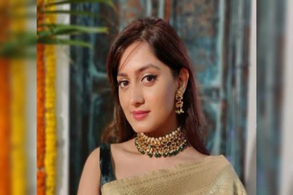 Actress Parvati Vaze: Latest News, Photos and Videos on Actress Parvati ...