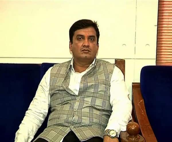 Dhananjay Mahadik: Latest News, Photos and Videos on Dhananjay Mahadik