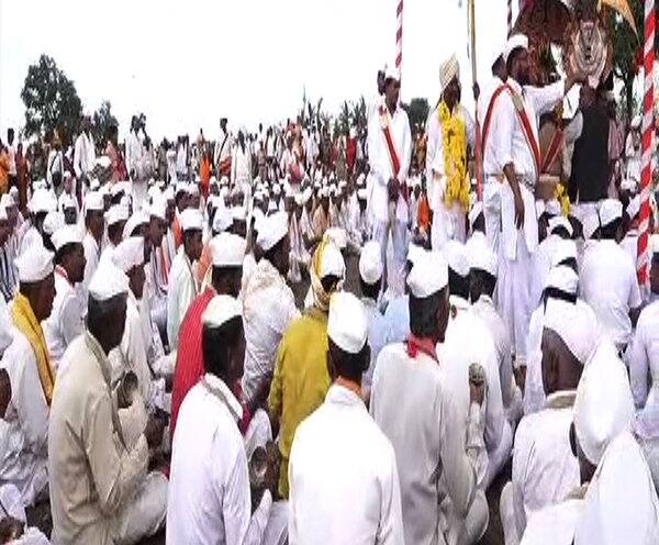 Wari Pandharichi | आस विठुरायाच्या दर्शनाची, नवमीदिवशीच अडीच लाख भाविक ...