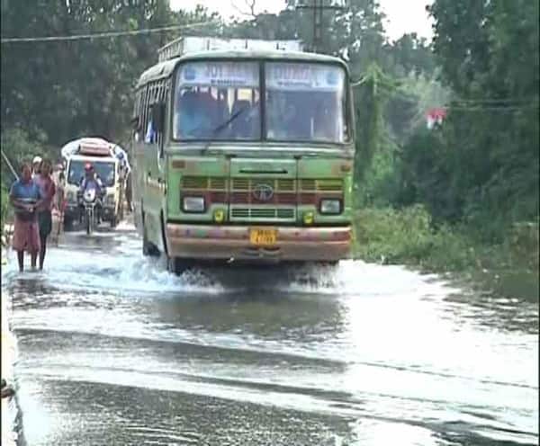 Malda National Highway Flood | মালদার রতুয়ায় বিপদসীমার উপর দিয়ে বইছে ...